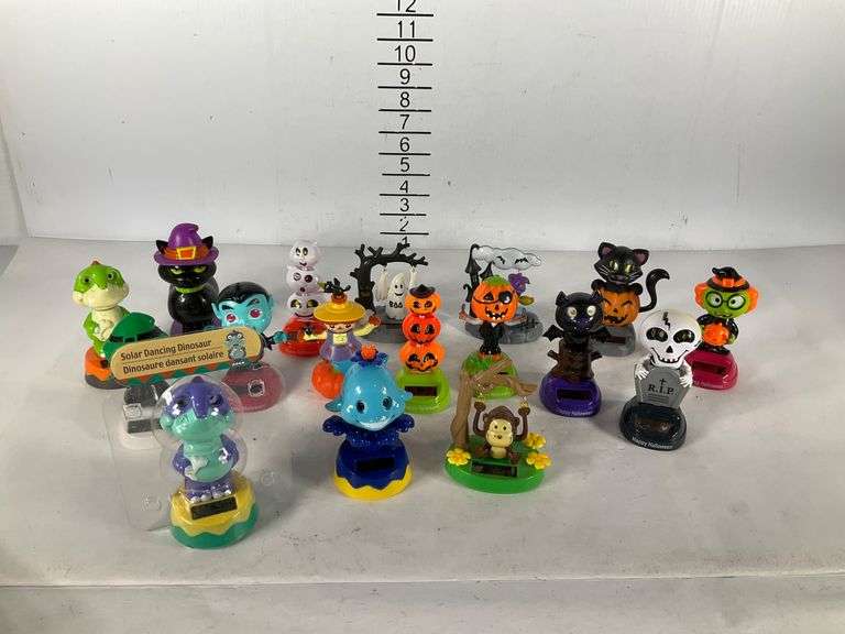 Halloween-Themed Solar-Powered Dancing Figurines - Hash Auctions