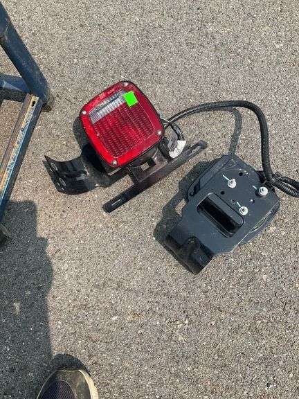 Grote DOT 9130 and SAE AIRST 87 Red Tail Lights with Mounting Brackets ...