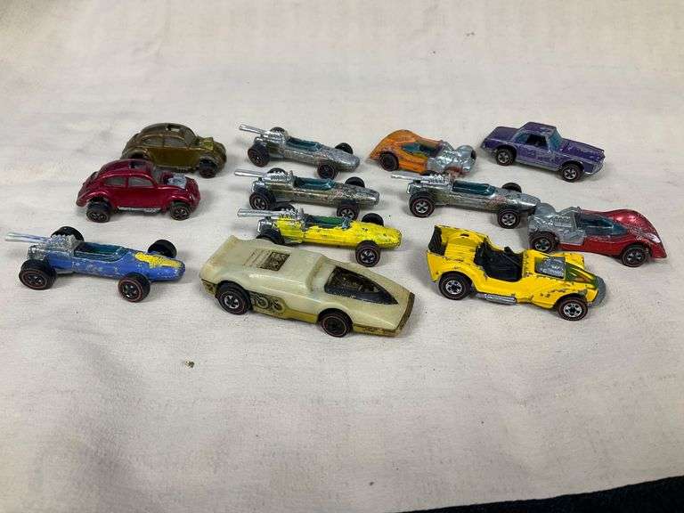 12 1960s Hot Wheels Redline Die-Cast Cars - Hash Auctions