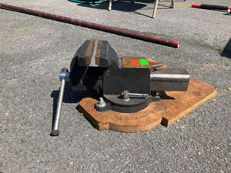 Mounted Swivel Table Vise with 5-Inch Jaws - Hash Auctions