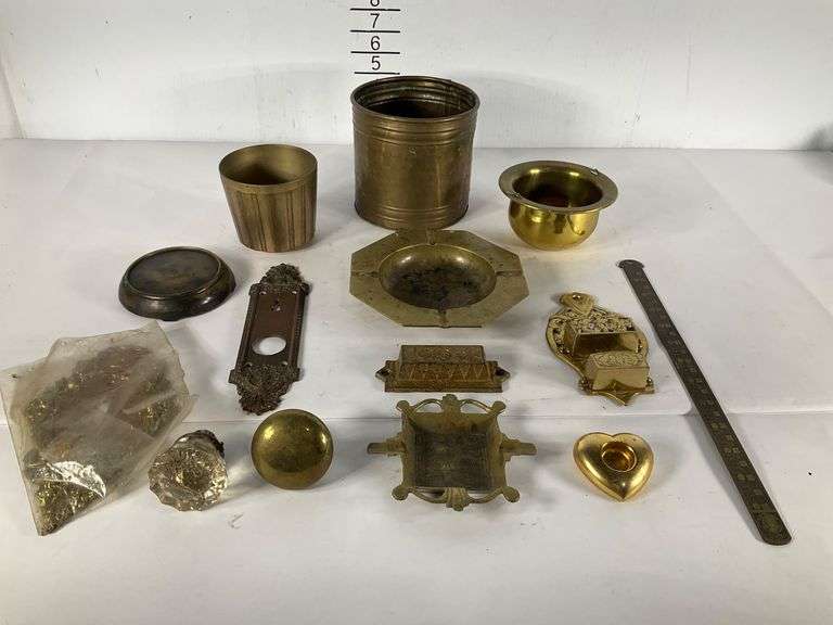 Brass Items and Metalware Including Bowls and Decor - Hash Auctions