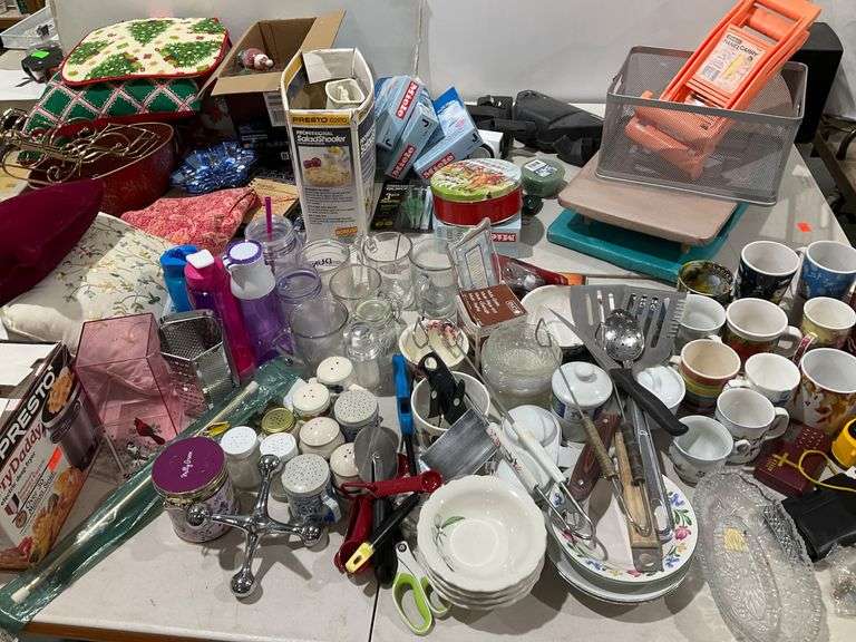 Pallet Lot, Household Items Including Kitchenware, Decor, and ...