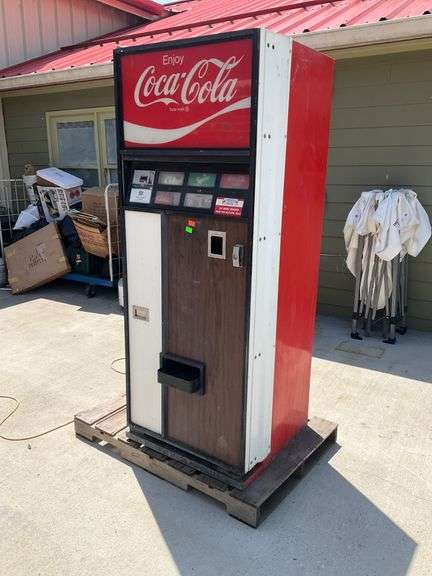 Dixie-Narco Coca-Cola Vending Machine, Model DN 300/175-5 - Hash Auctions
