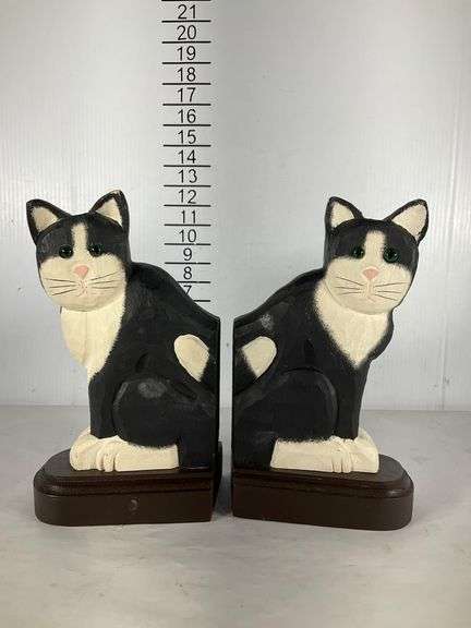 James Haddon Hand-Carved and Hand-Painted Cat Bookends - Hash Auctions
