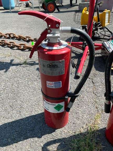 SimplexGrinnell Fire Extinguisher With Cintas Labeling and Inspection ...