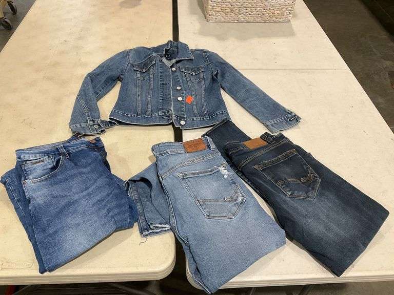 Gap XS Denim Jacket and 4 Pairs of Winser Jeans, Sizes 34 and 36 - Hash Auctions