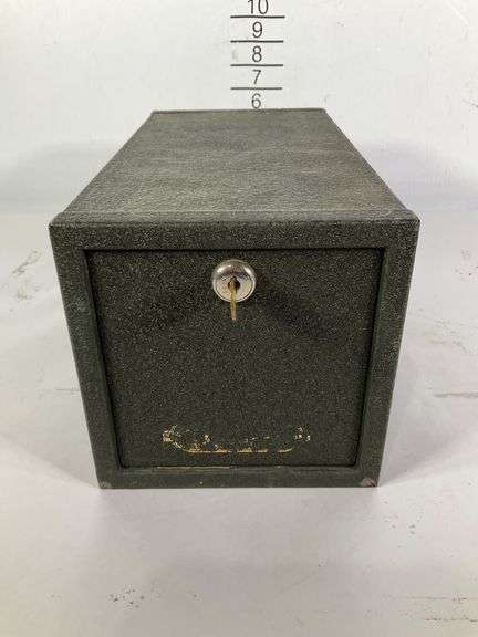 Metal Locking Storage Box With Key - Hash Auctions