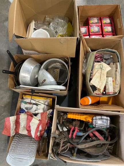 Pallet Lot: Household Items, Kitchenware, Tools, and Gift Boxes in Six ...