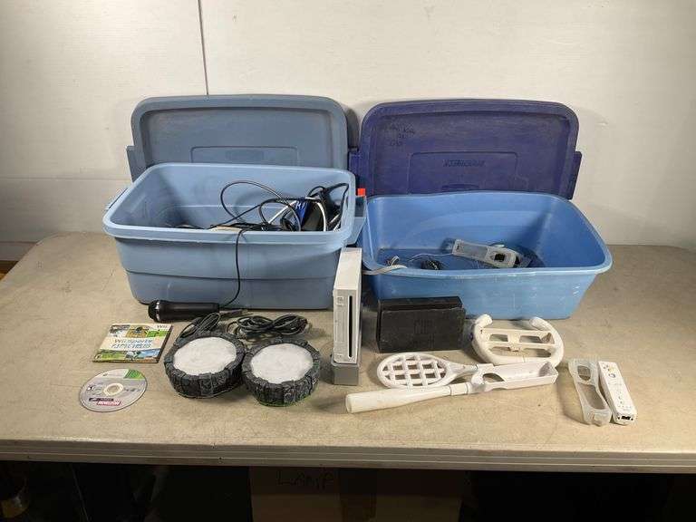 Gaming Lot with Nintendo Wii, Skylanders Pads, and Nintendo Switch Base ...