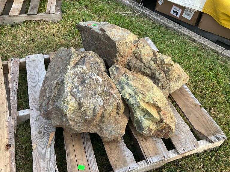 Landscape Boulders in Assorted Sizes - Hash Auctions
