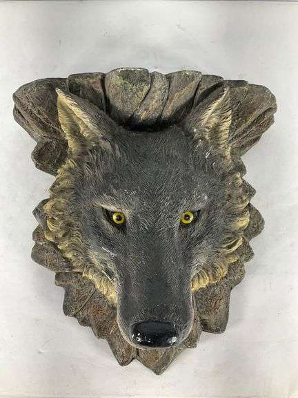 Wolf Head Wall Plaque With Carved Details, Approximately 12x13in - Hash ...