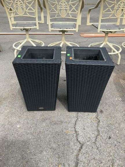 Pair of Vista outdoor furniture Planters, all weather wicker made ...