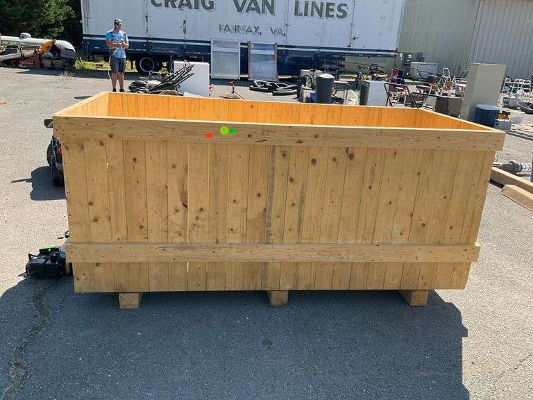 Large Rectangular Wooden Crate on Pallet Base - Hash Auctions