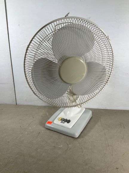 Oversized Desk Fan by Shell Electric MFG Co., 120V, 3-Speed Control ...
