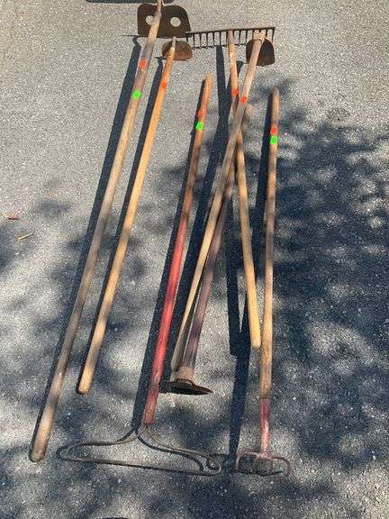 Long Handle Garden Tools - Hash Auctions