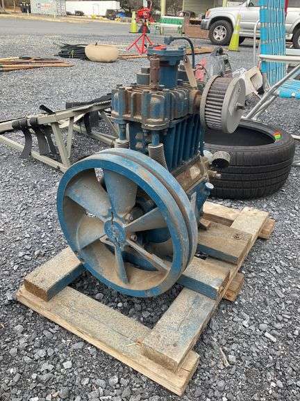 Quincy Model 310 Air Compressor Pump on Pallet - Hash Auctions