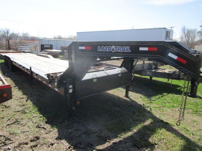 2021 LOAD TRAIL GOOSENECK TRAILER - Heaverlo Northwest Auctions