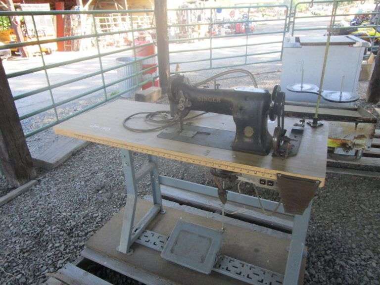 HEAVY DUTY SINGER UPHOLSTERY SEWING MACHINE - Heaverlo Northwest Auctions