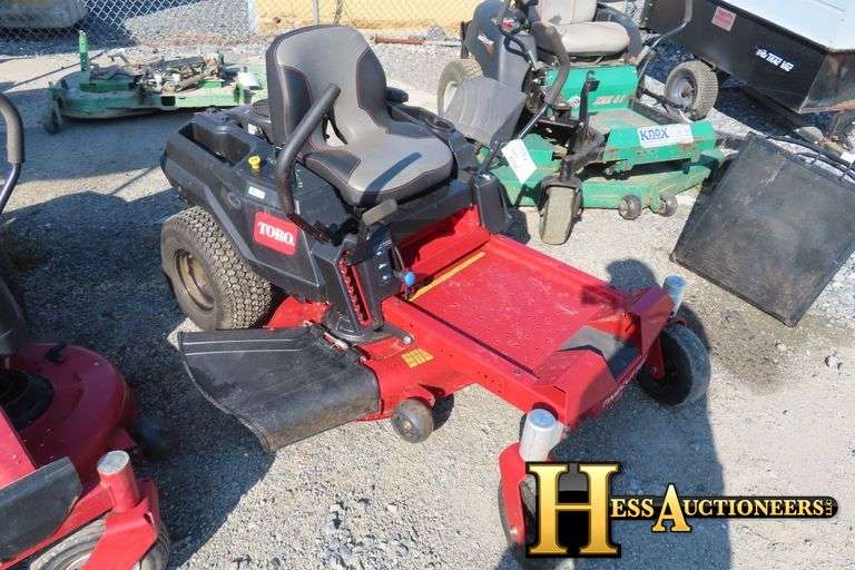 TORO 75740 RIDING LAWN MOWER - Hess Auctioneers