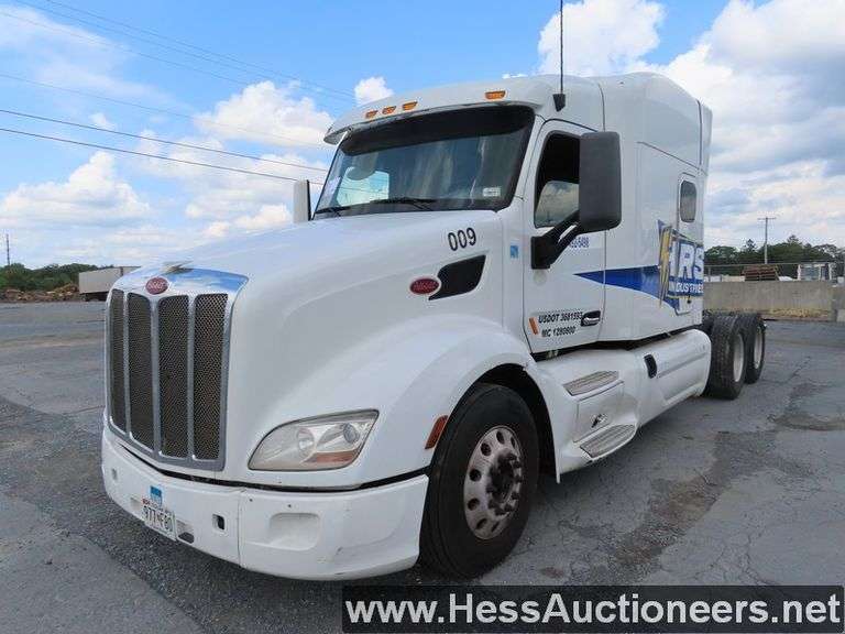 2015 PETERBILT 579 - Hess Auctioneers