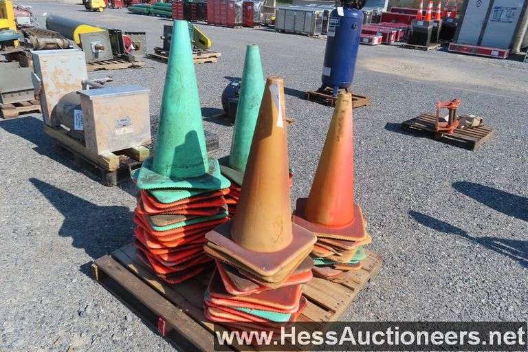 59 USED CONES - Hess Auctioneers
