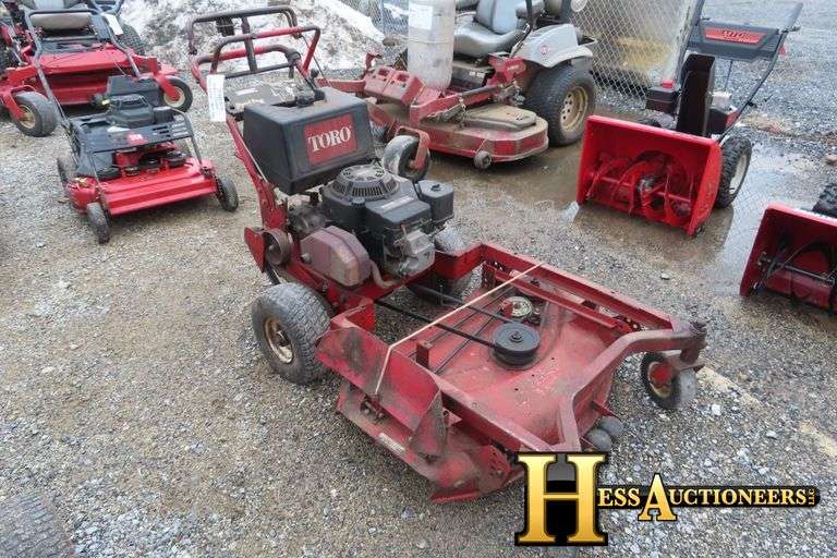 2001 TORO PRO-LINE 30176 PUSH MOWER - Hess Auctioneers