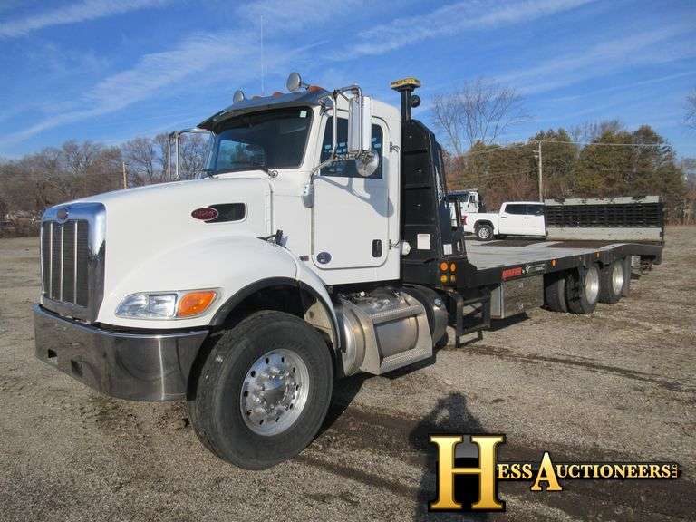 2020 PETERBILT 348 ROLLBACK TRUCK - Hess Auctioneers