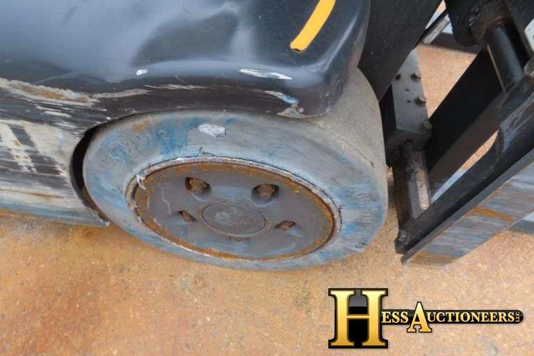 2016 CROWN RC5545-40 LIFT TRUCK - Hess Auctioneers