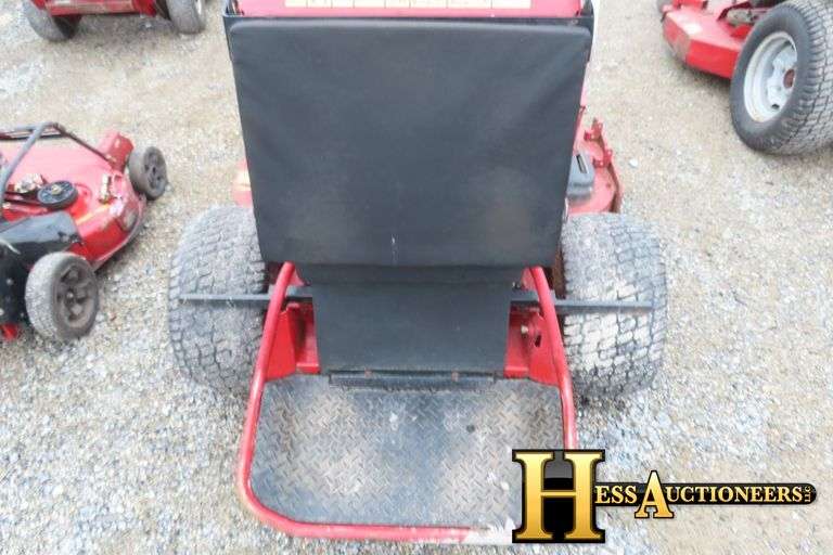 2012 TORO GRANDSTAND 74538 RIDING MOWER - Hess Auctioneers