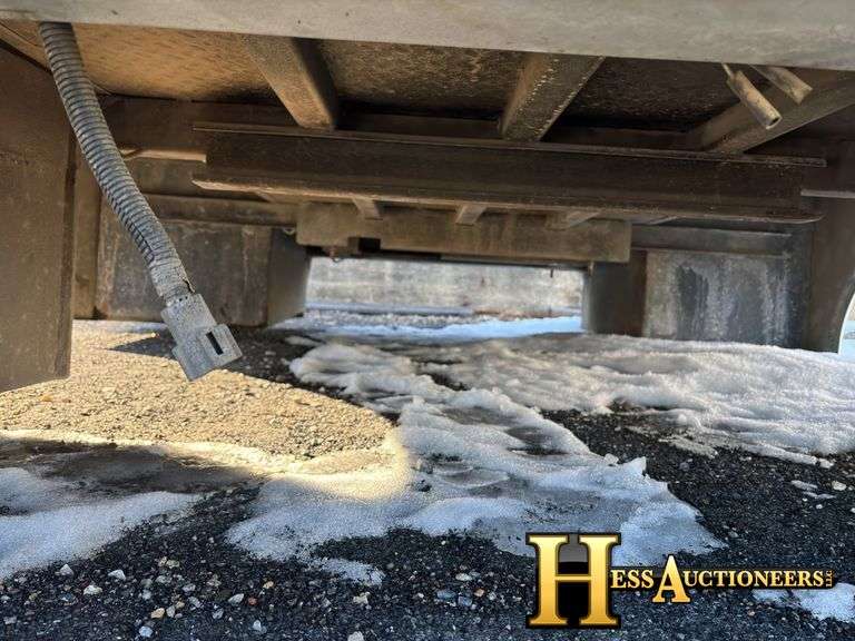 READING CLASSIC II UTILITY BODY - Hess Auctioneers