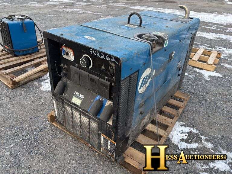 MILLER PRO 300 WELDER - Hess Auctioneers