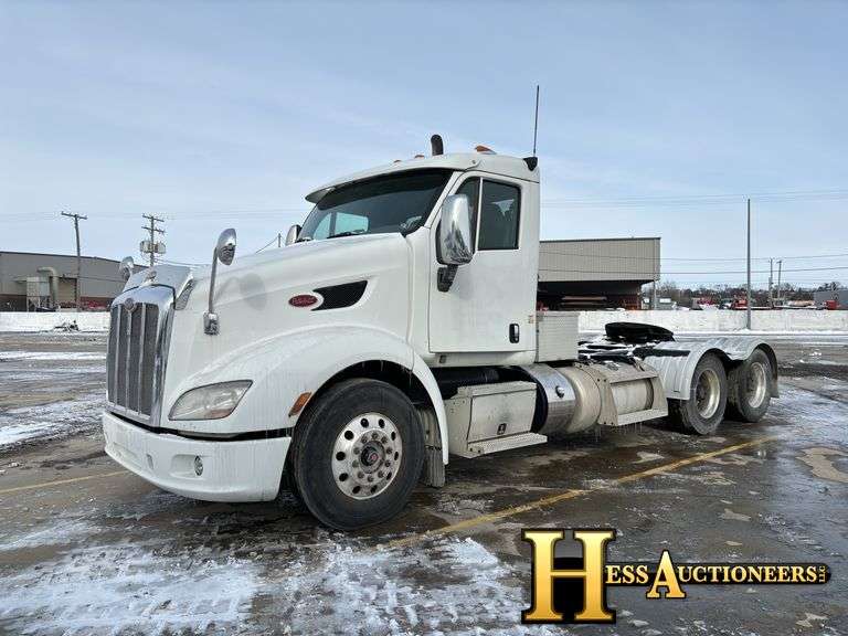 2012 PETERBILT 587 T/A DAYCAB - Hess Auctioneers