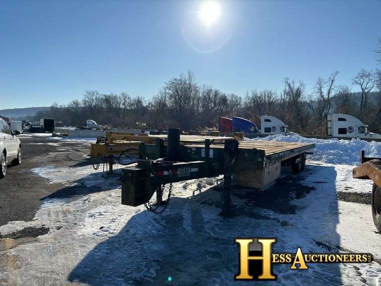 2008 ROLLS RITE 31' TILT DECK TRAILER - Hess Auctioneers