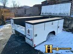READING CLASSIC II UTILITY BODY - Hess Auctioneers