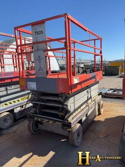 2000 SKYJACK SJ111-4626 SCISSOR LIFT - Hess Auctioneers