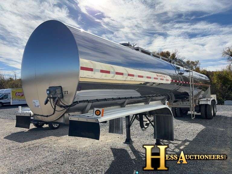 2004 WALKER TBTB-036332 44' 6" TANKER TRAILER - Hess Auctioneers