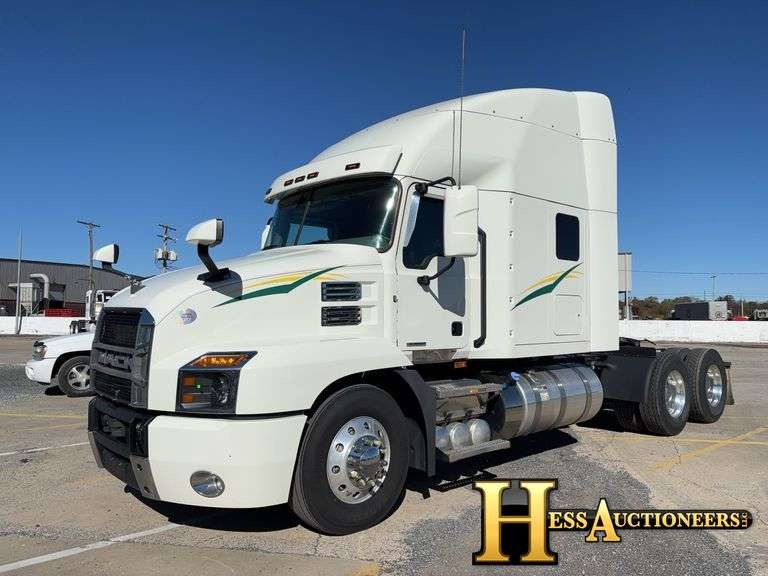 2019 MACK AN64T T/A SLEEPER - Hess Auctioneers