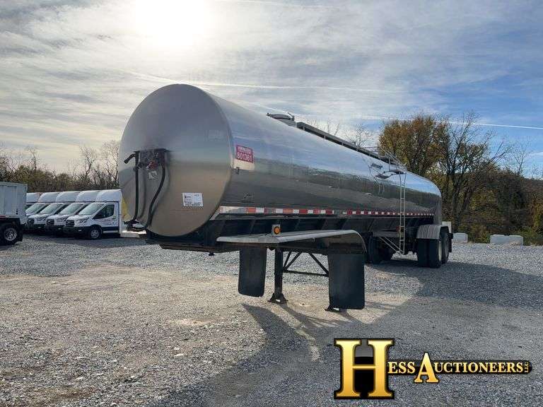 1983 WALKER WATER 42' TANKER TRAILER - Hess Auctioneers