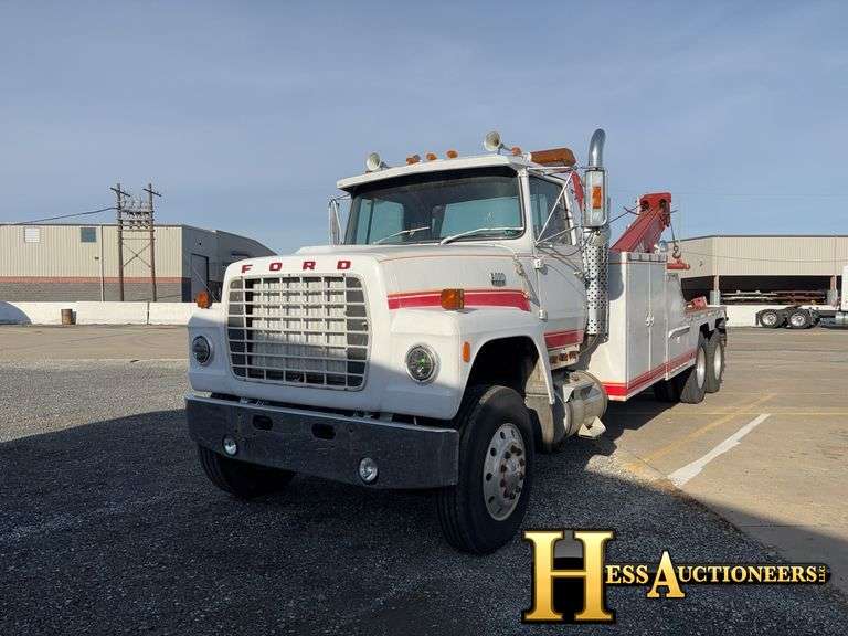 1978 FORD LN9000 WRECKER TRUCK - Hess Auctioneers