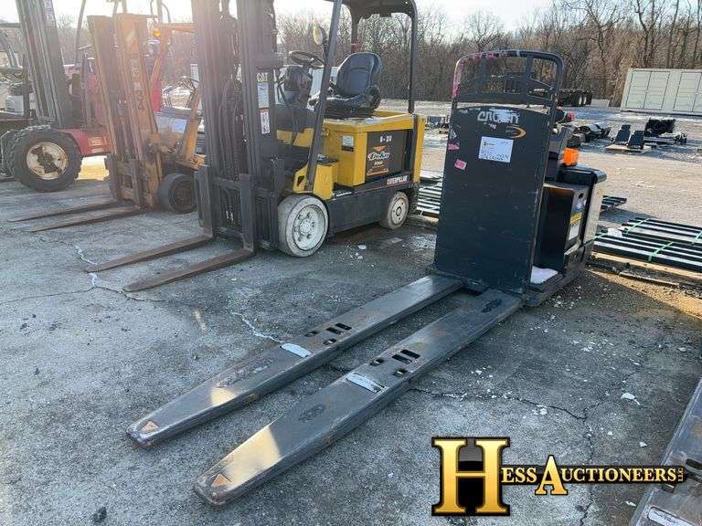 2018 CROWN PC4500-60 PALLET JACK - Hess Auctioneers