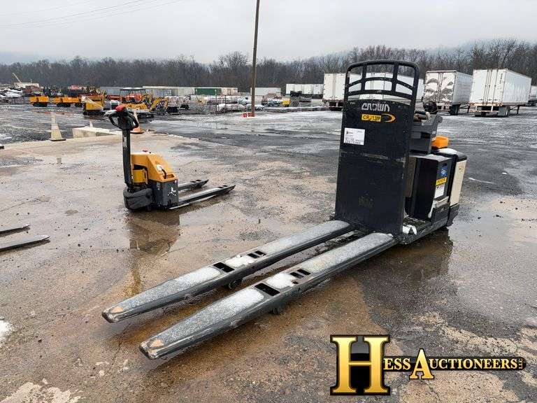 2018 CROWN PC4500-60 PALLET JACK - Hess Auctioneers