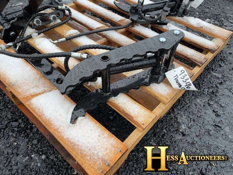 2025 IR THUMB CLASP SKID STEER ATTACHMENT - Hess Auctioneers