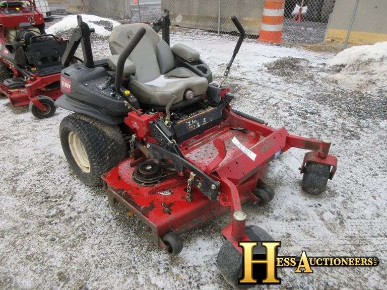2013 TORO 2 MASTER 74915 RIDING LAWN MOWER - Hess Auctioneers