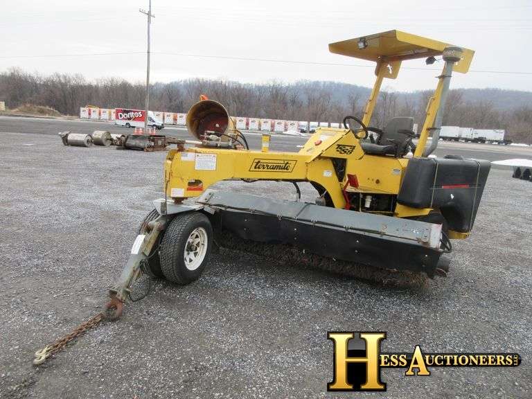 2007 TERRAMITE TSS48 ANGLE SWEEPER - Hess Auctioneers