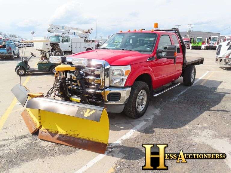 2011 FORD F250 SUPER DUTY FLATBED TRUCK - Hess Auctioneers
