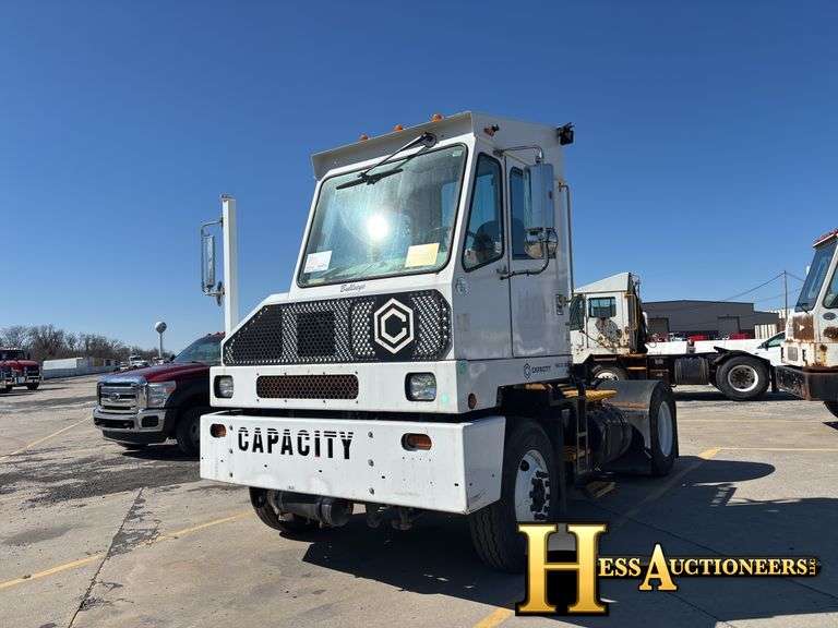2020 CAPACITY YARD JOCKEY - Hess Auctioneers