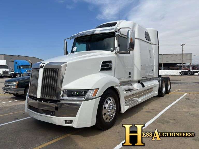 2019 WESTERN STAR 5700XE T/A SLEEPER - Hess Auctioneers