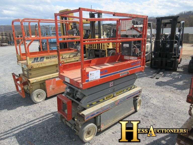 2012 SKYJACK SJ111-3219 SCISSOR LIFT - Hess Auctioneers