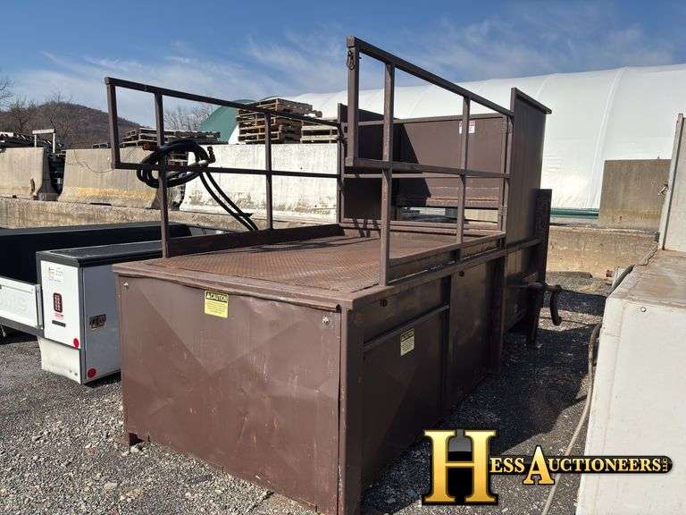 1985 GALBREATH GP-225 TRASH COMPACTOR - Hess Auctioneers