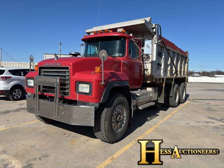 1998 MACK RD688S TRI AXLE DUMP TRUCK - Hess Auctioneers